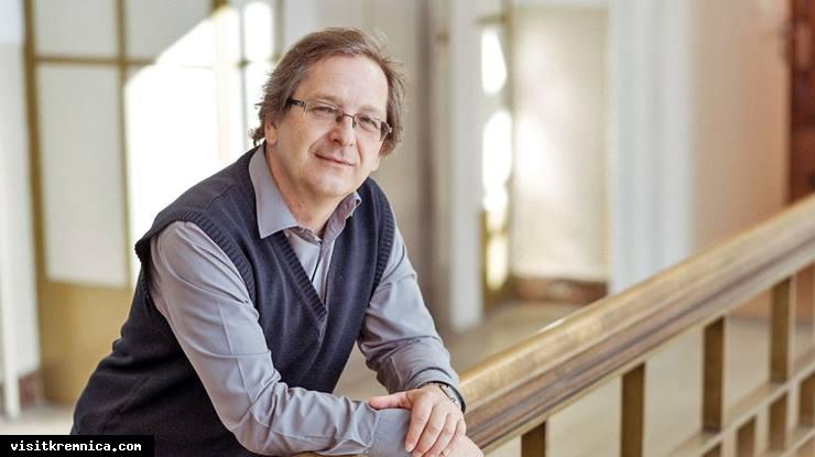 Roman Holec / Ako vojna ešte neskončila a republika | www.visitkremnica.com